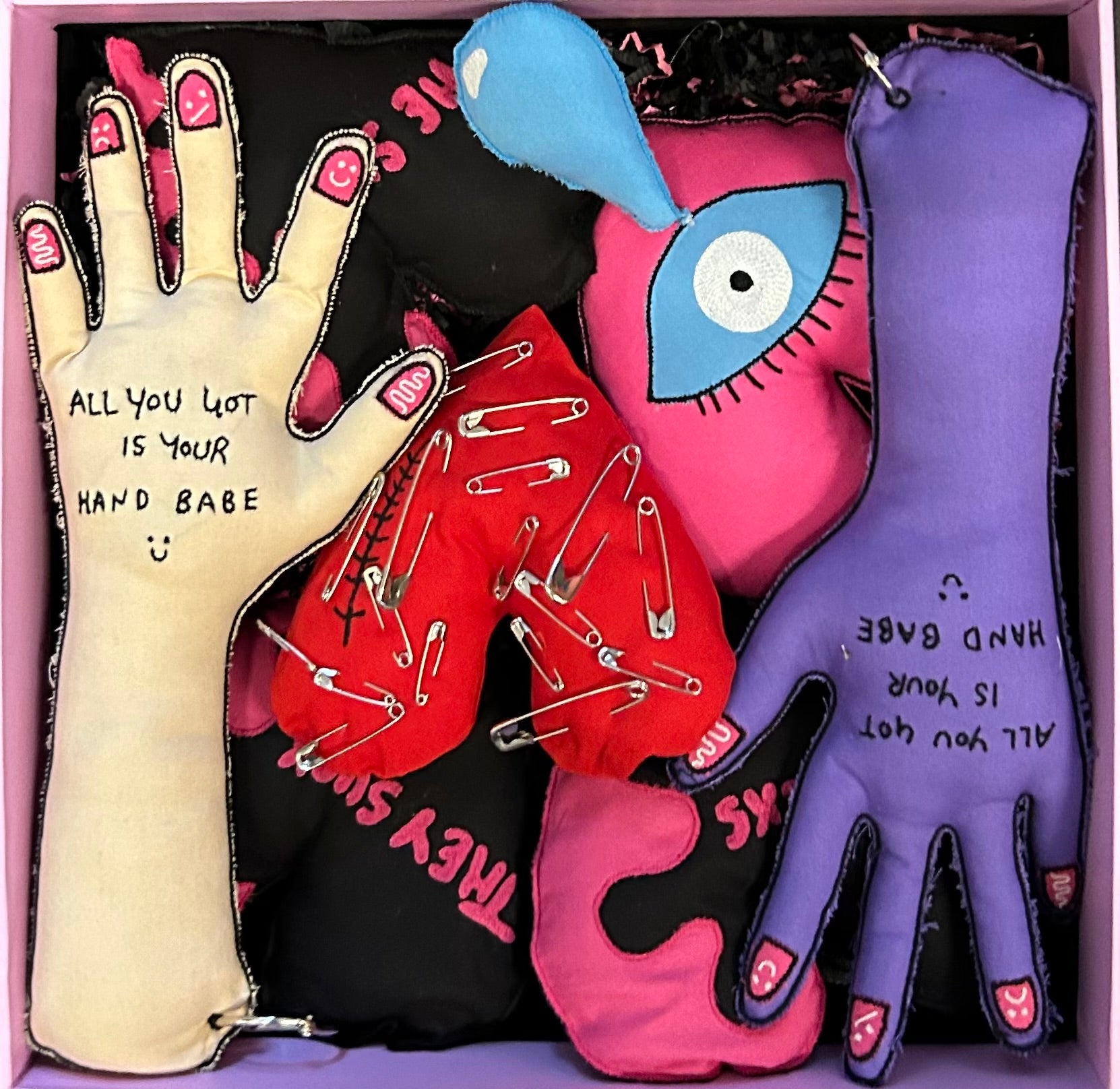 EW VALENTINE BOX OF PUFFIES